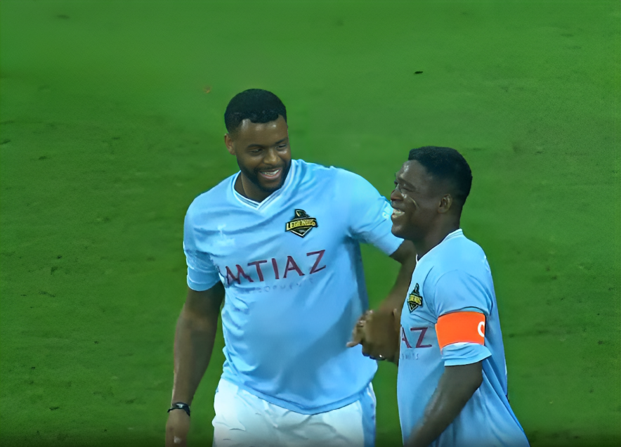 World XI crush The Steel Doctor Red Devils 8-3